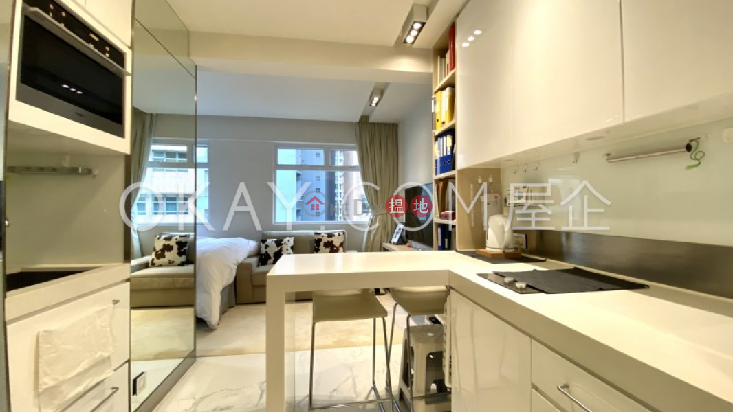 Tasteful studio in Central | Rental, Felicity Building 中發大廈 Rental ...