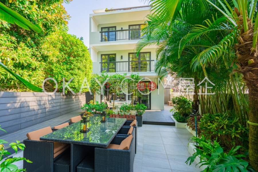 Charming house with rooftop, terrace & balcony | For Sale | Mok Tse Che ...